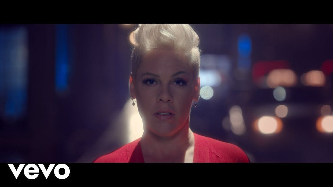 Mira el nuevo video de Pink, hecho por el director de The Greatest ...