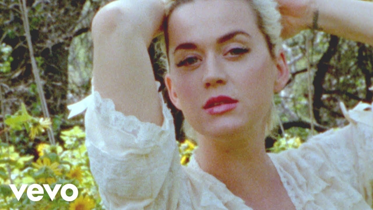 "Daisies" nos recordará por siempre a Katy Perry embarazada - iHeartRadio