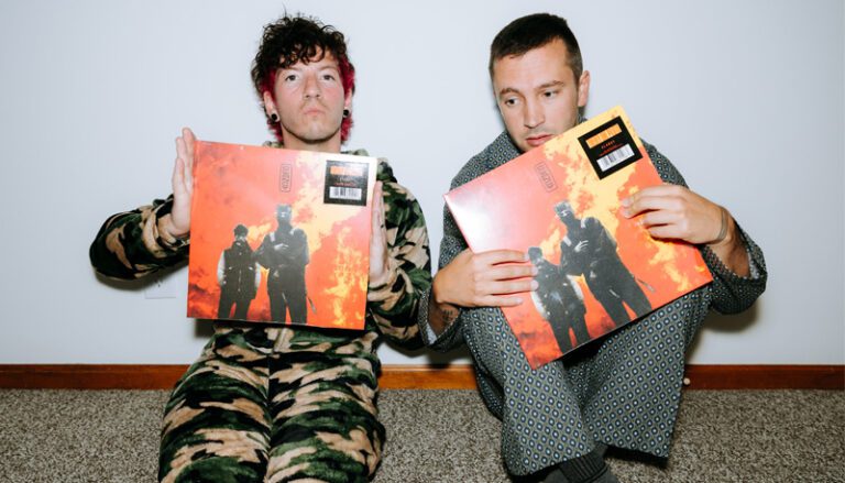 Ya salió el nuevo álbum de Twenty One Pilots, "Clancy" - iHeartRadio