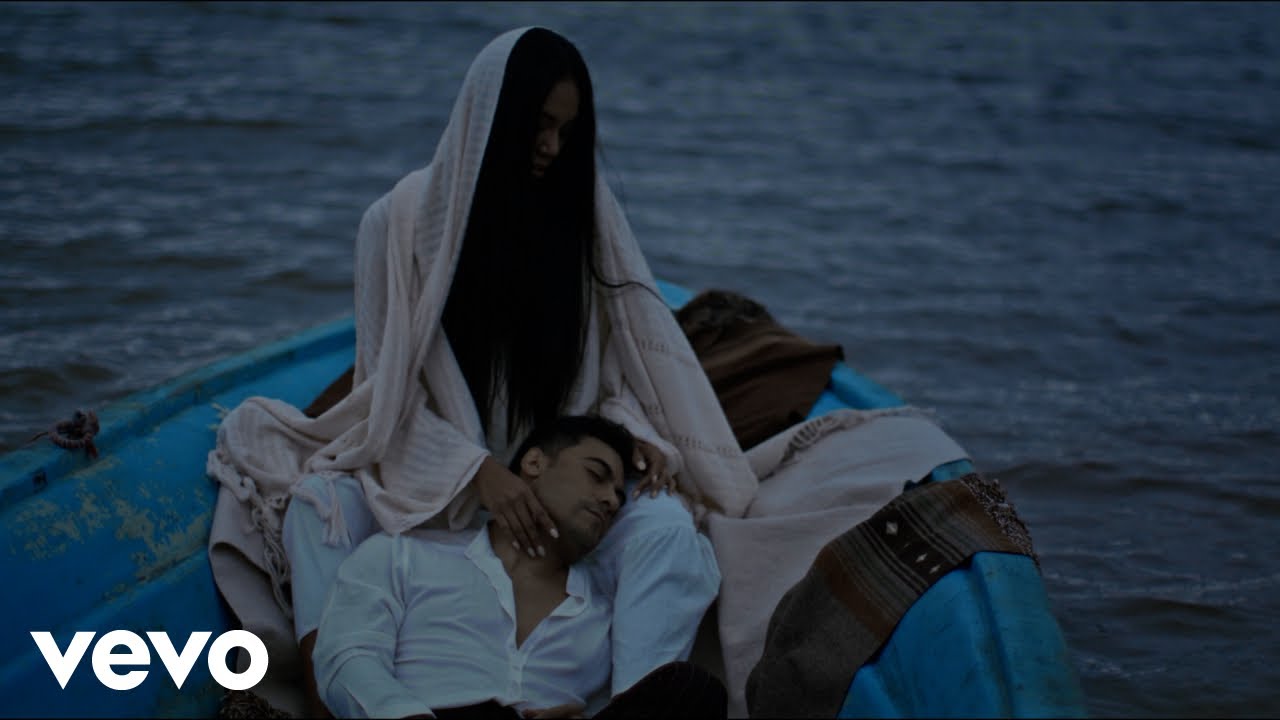 Carlos Rivera conmemora el Día de Muertos con "Calavera" - iHeartRadio