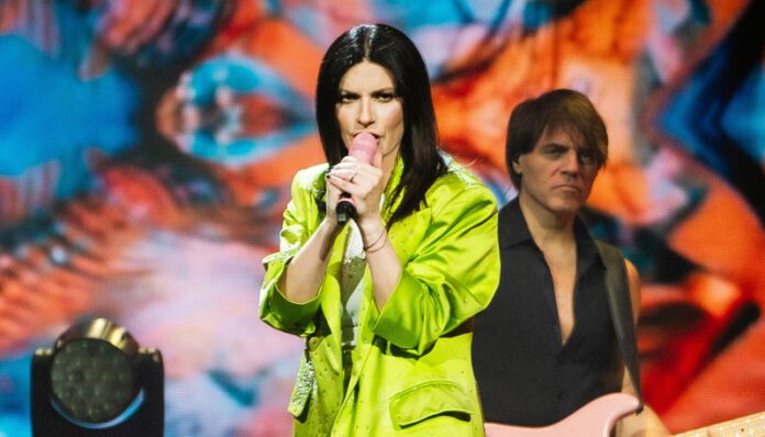 Laura Pausini anuncia nuevo disco, “Yo canto 2” - iHeartRadio
